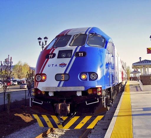 DrewKari and Kids: Ride The Train